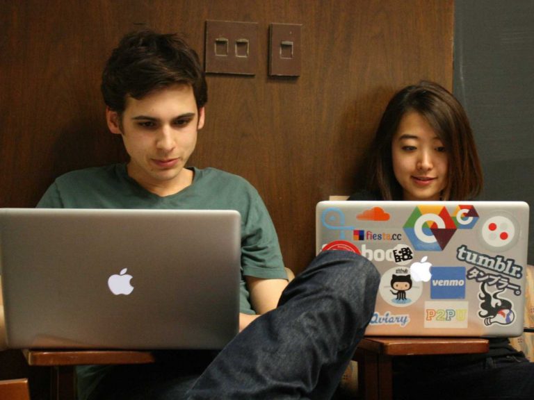 Learn How To Code For An Hour At Your Local Apple Store - Tech My Money